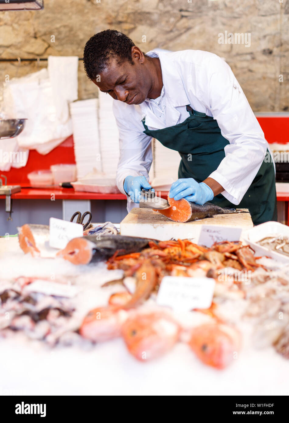 African american fish market hi-res stock photography and images - Alamy