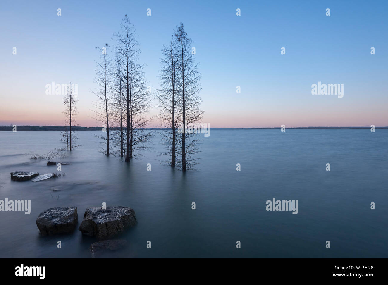 Dawn water hi-res stock photography and images - Alamy