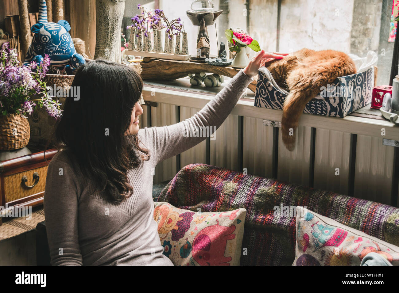 Indoors room hi-res stock photography and images - Alamy
