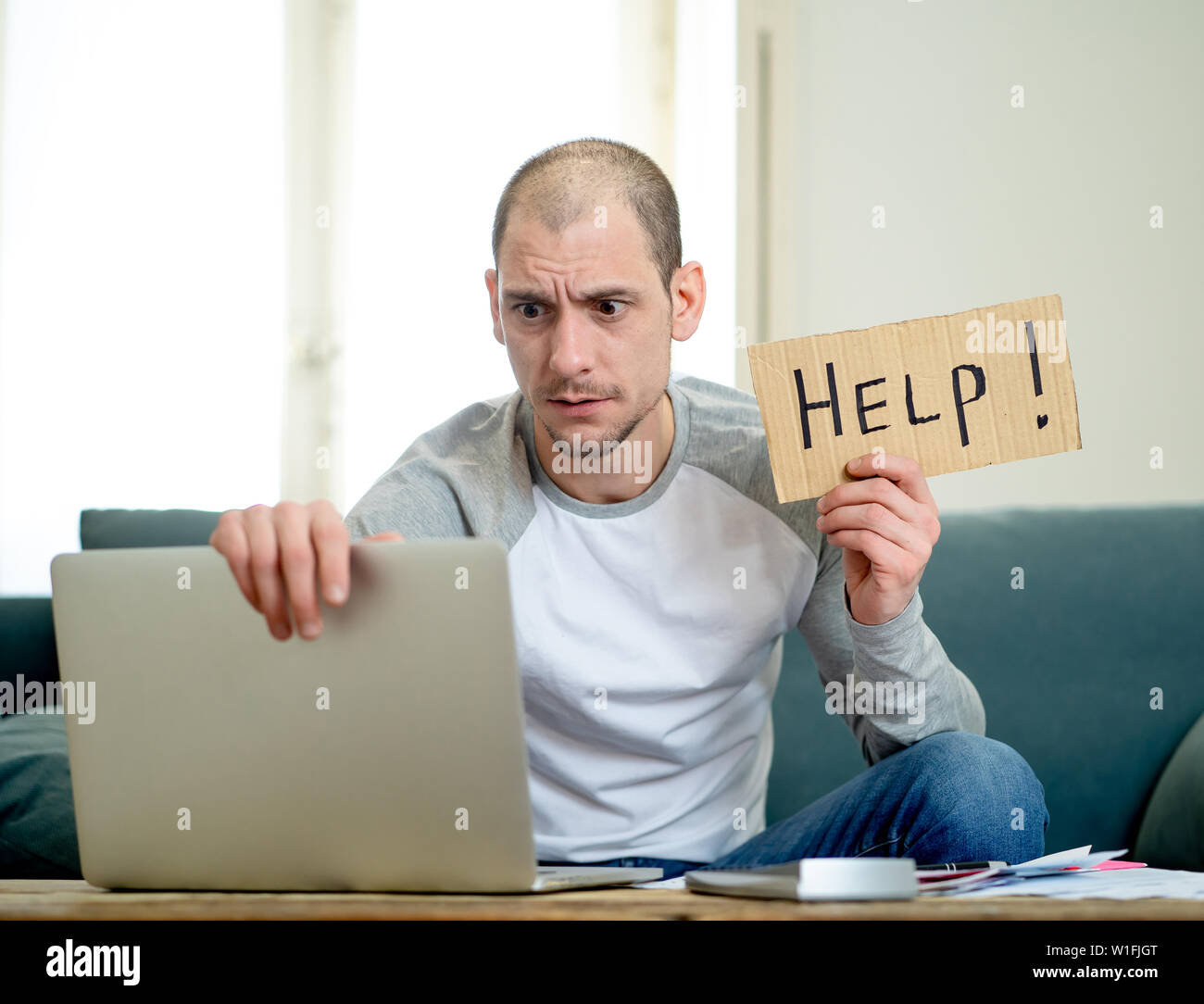 Credit bills hi-res stock photography and images - Alamy