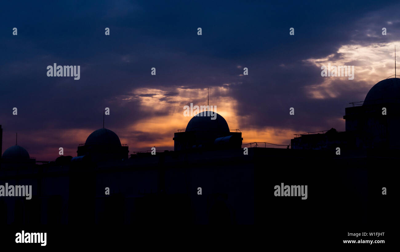Dusk evening sky hi-res stock photography and images - Alamy