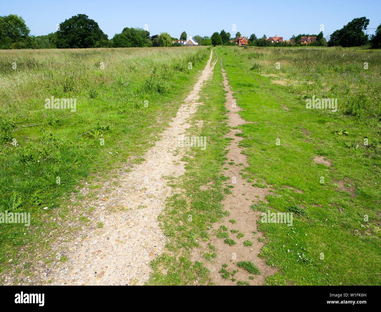 The Ridgeway National Trail, Leading Towards South Stoke Village ...