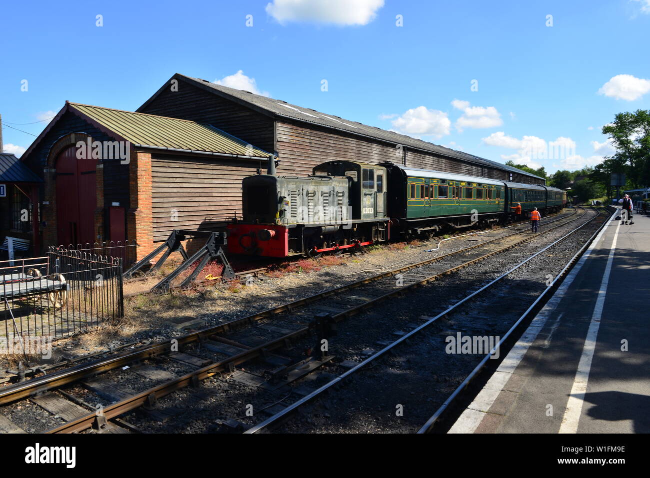 Safety railway couplings hi-res stock photography and images - Alamy