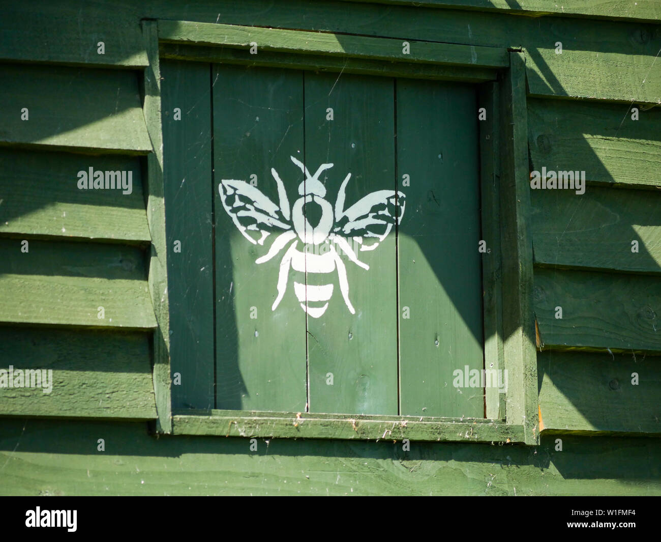 Beekeeping uk hi-res stock photography and images - Alamy