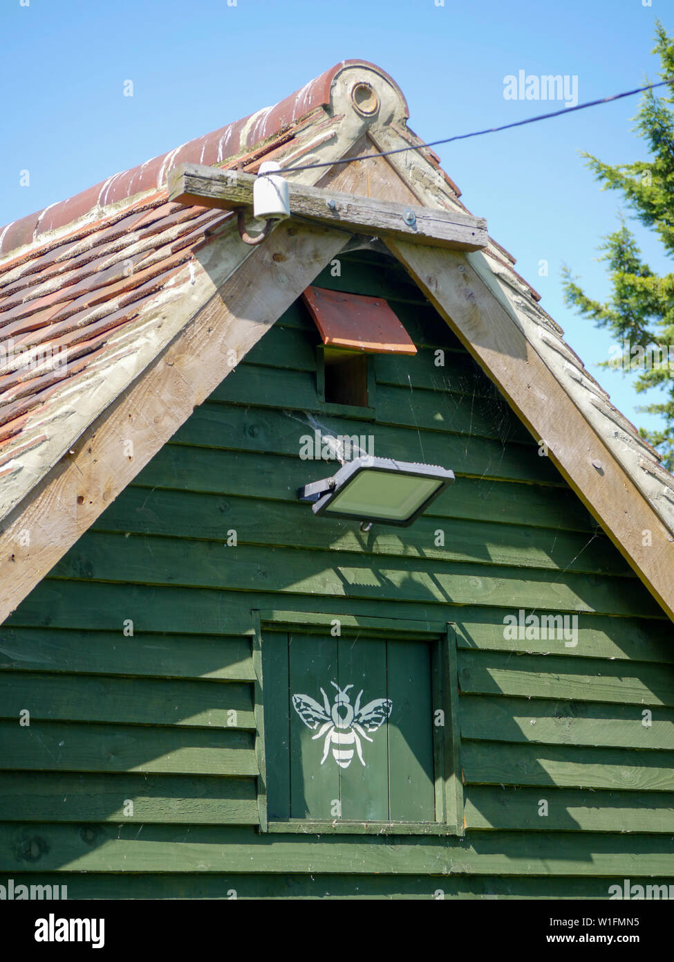 Beekeeping Uk High Resolution Stock Photography and Images - Alamy