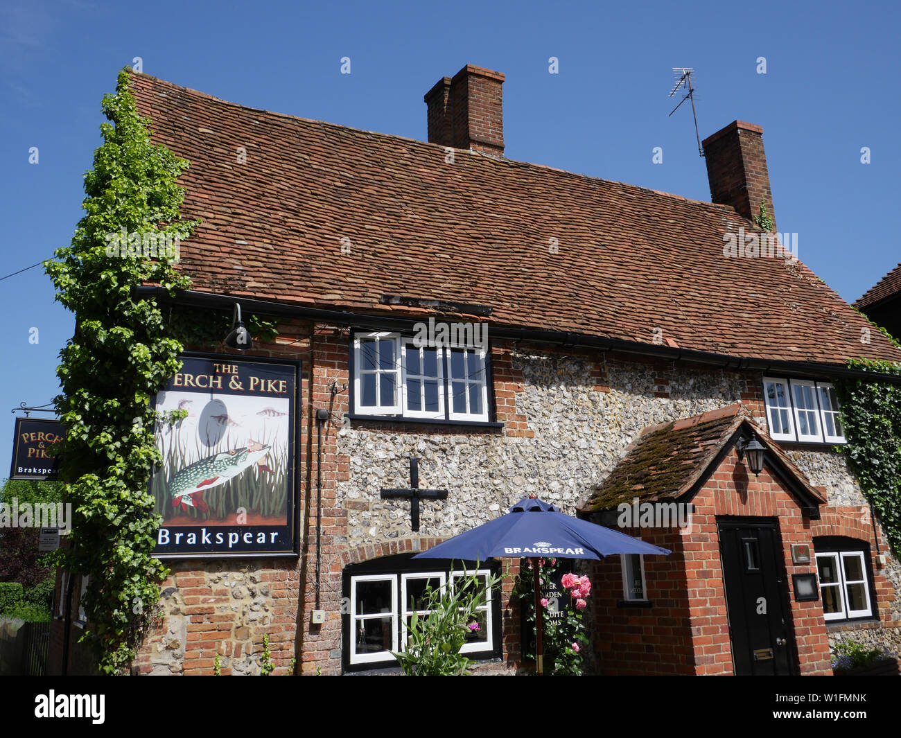 On the Ridgeway Ancient Path, The Perch & Pike, South Stoke ...