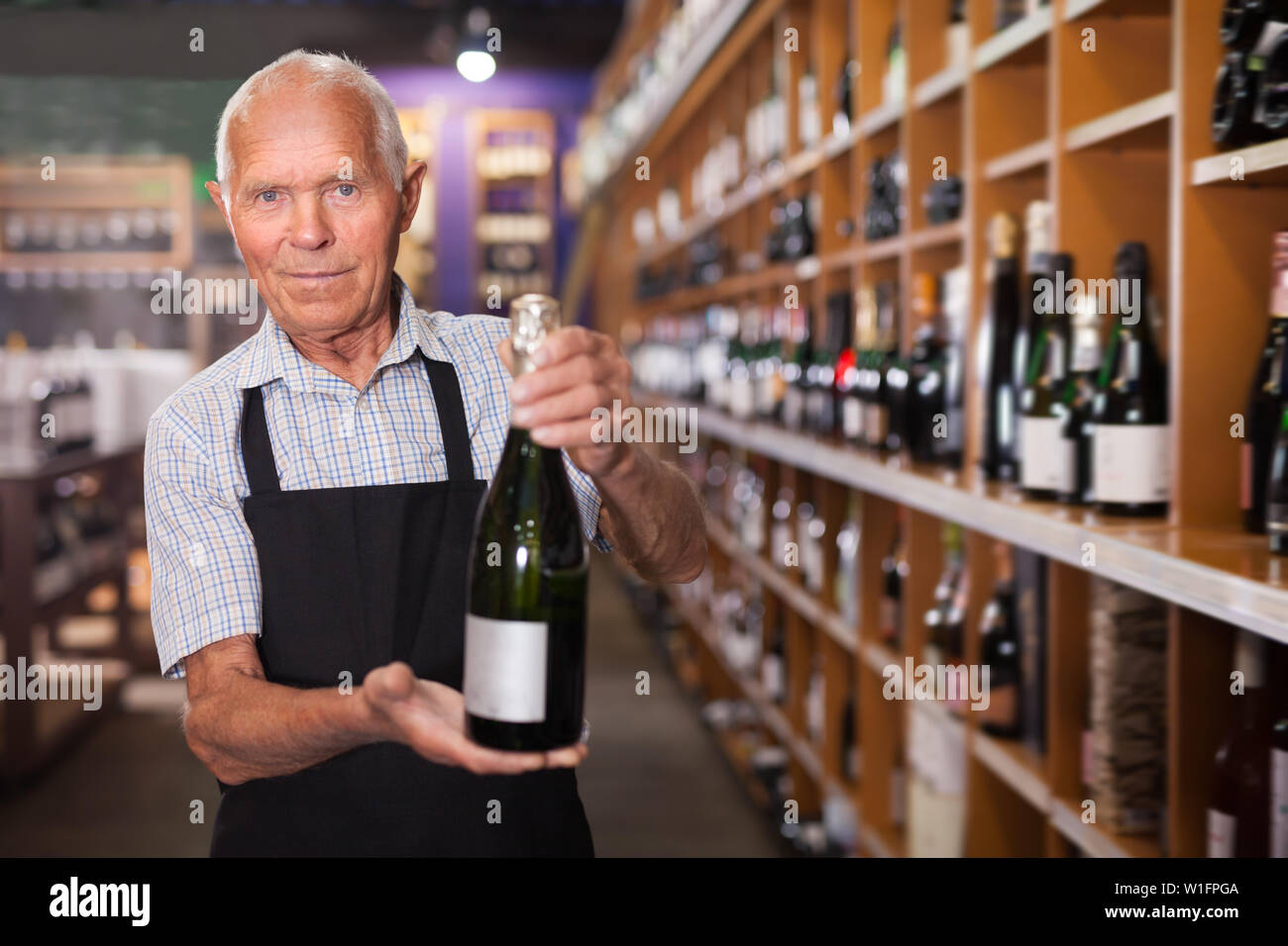 Portrait mature male owner vineyard hi-res stock photography and images ...