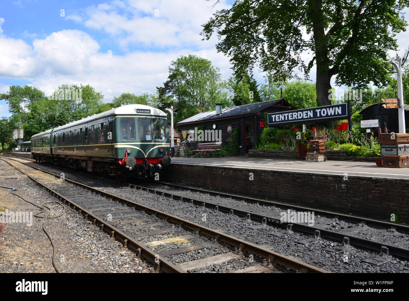 Class 108 dmu hi-res stock photography and images - Alamy