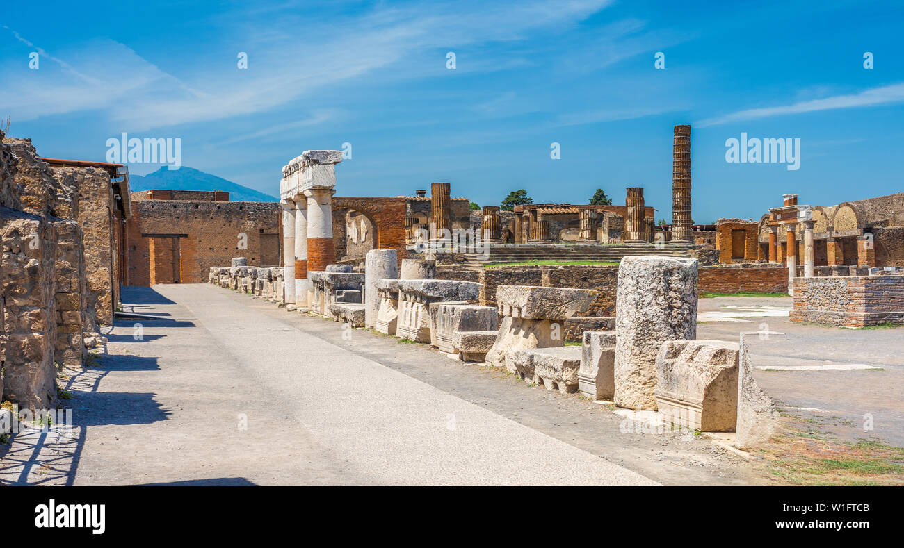 Ancient ruins of Pompei city (Scavi di Pompei), Naples, Italy Stock ...
