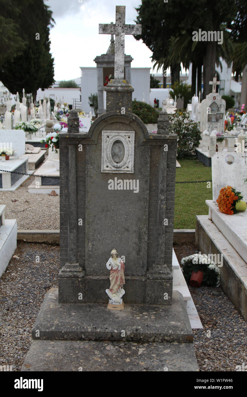 Close up view detail of a tomb in a cemetary Stock Photo - Alamy