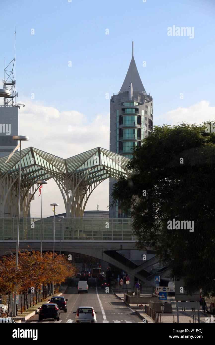 Modern architectural design of a train station Stock Photo - Alamy
