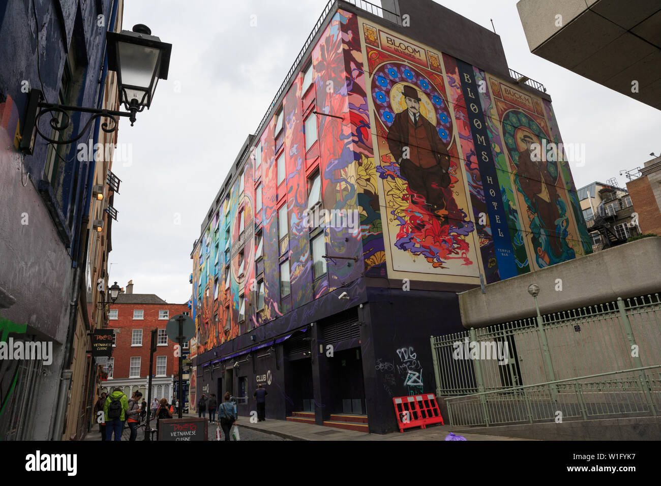 Blooms hotel dublin ireland hi-res stock photography and images - Alamy