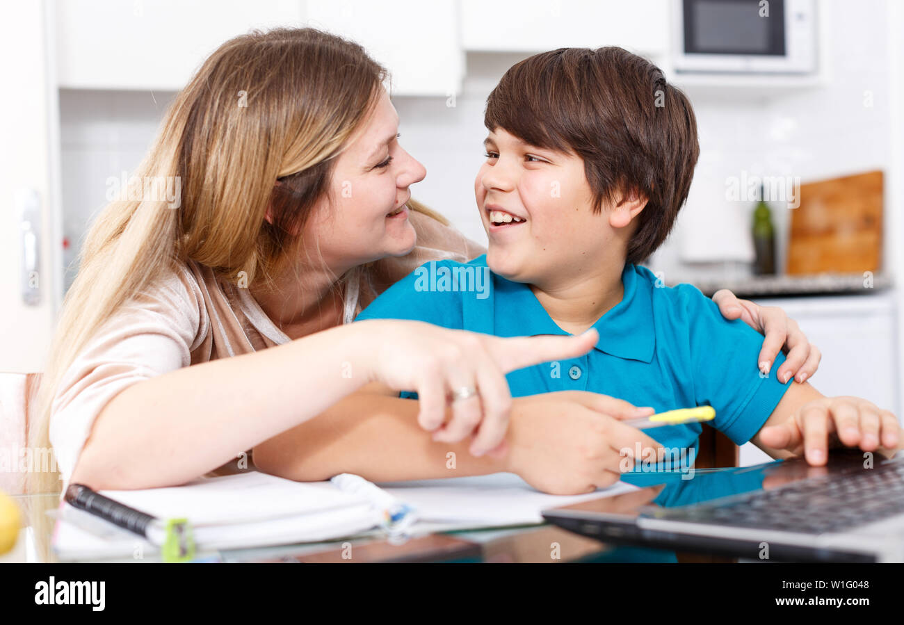 Tweenage hi-res stock photography and images - Alamy