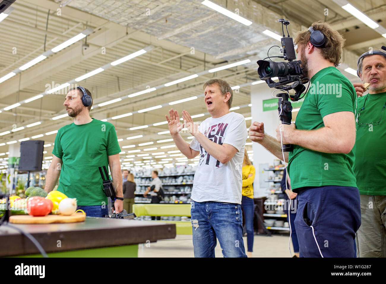 Behind the scenes of movie shooting or video production and film crew ...