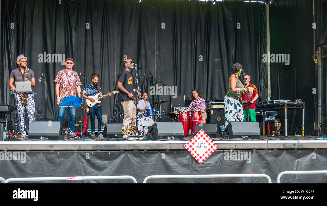 Elizabeth funk hi-res stock photography and images - Alamy