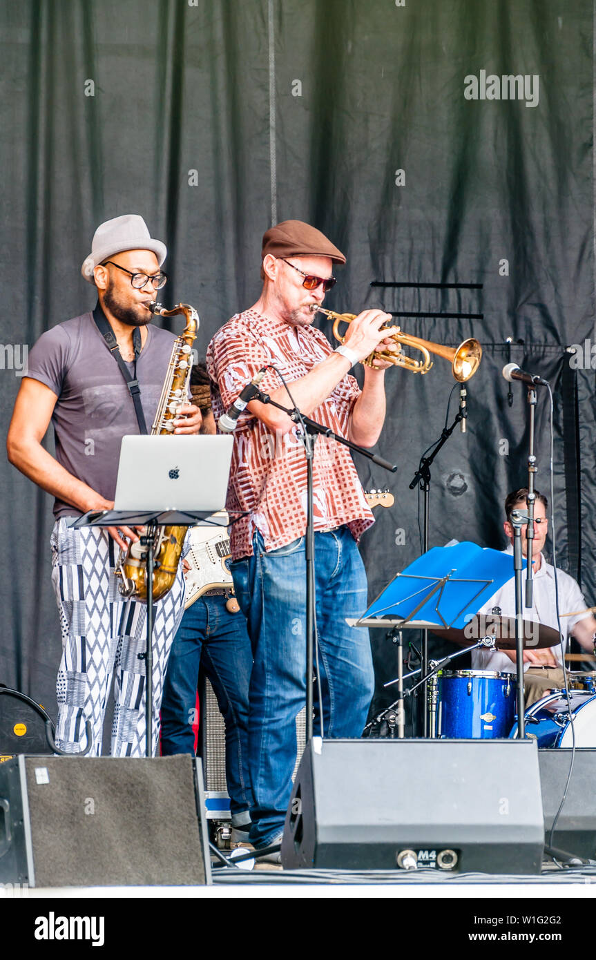 Afro funk band hi-res stock photography and images - Alamy