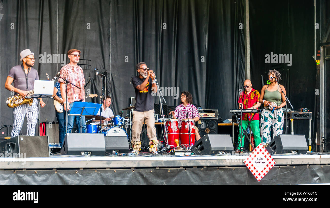 Afro fusion hi-res stock photography and images - Alamy