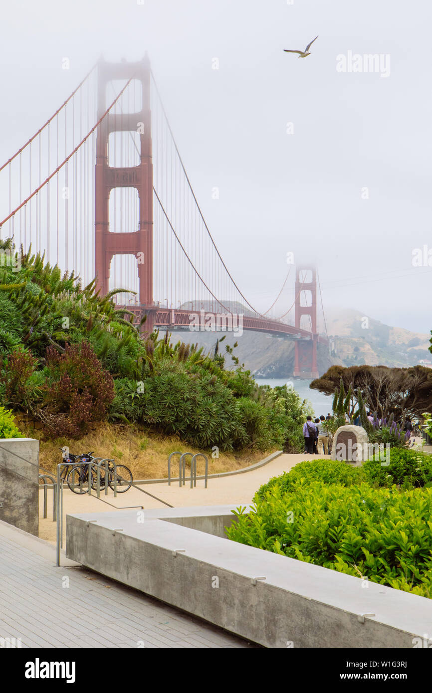 Golden gate welcome center hi-res stock photography and images - Alamy