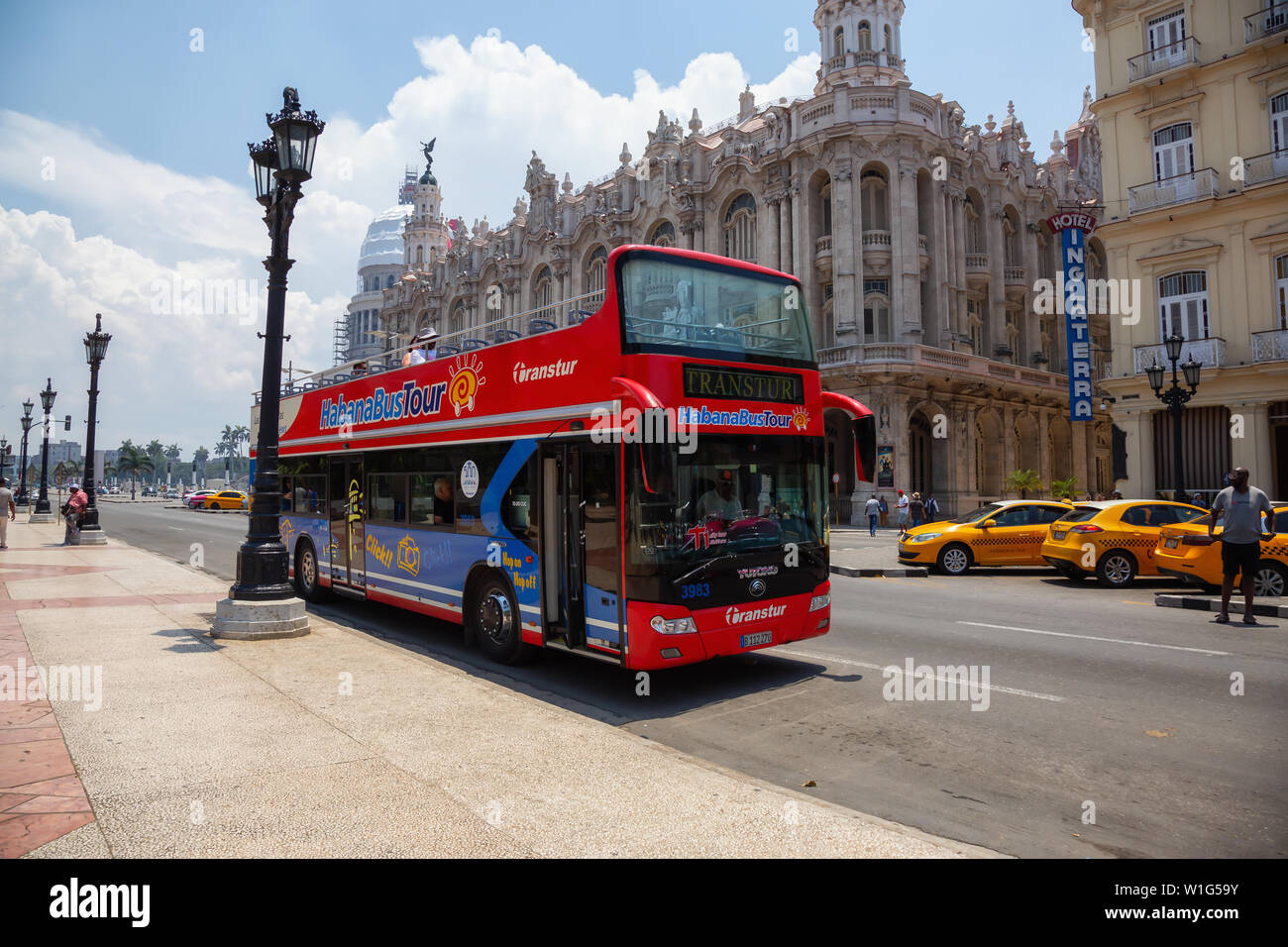Habana Bus Tour Cuba High Resolution Stock Photography and Images - Alamy