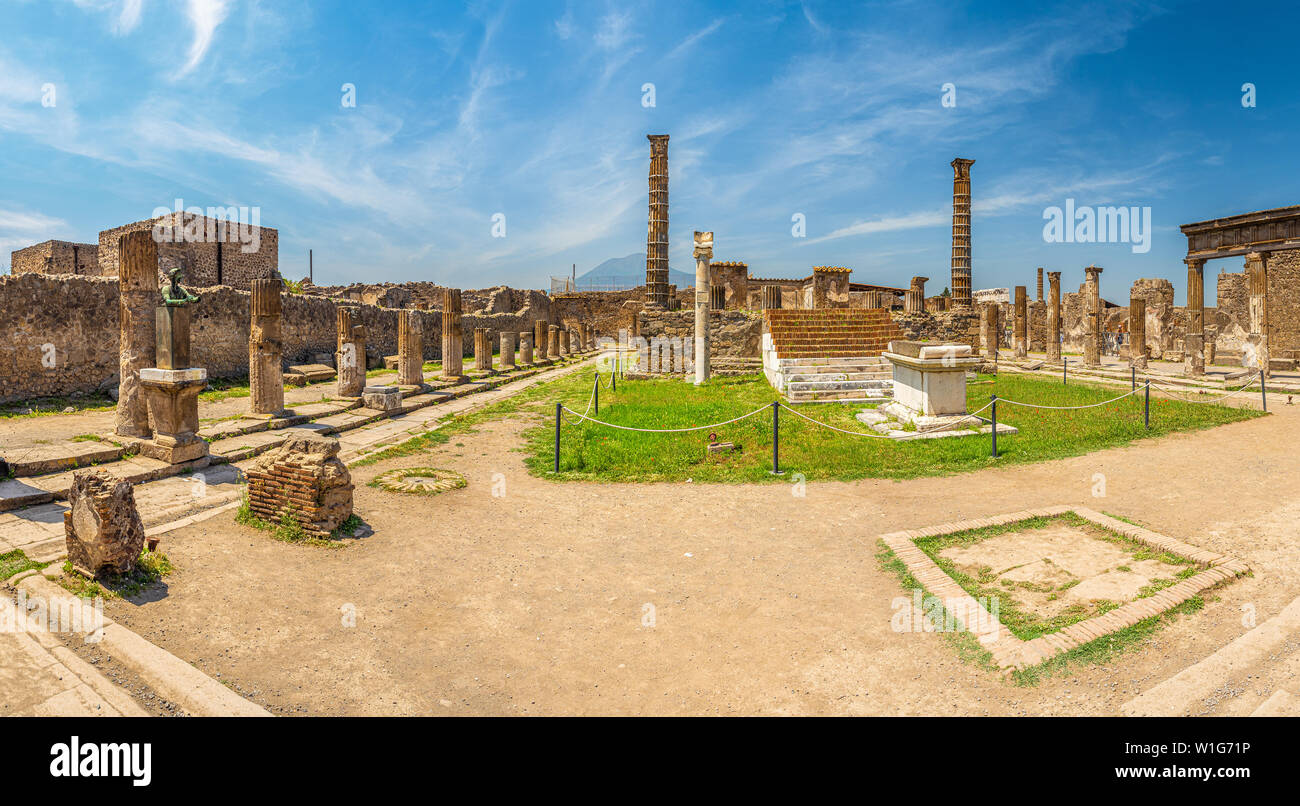 Ancient ruins of Pompei city (Scavi di Pompei), Naples, Italy Stock ...
