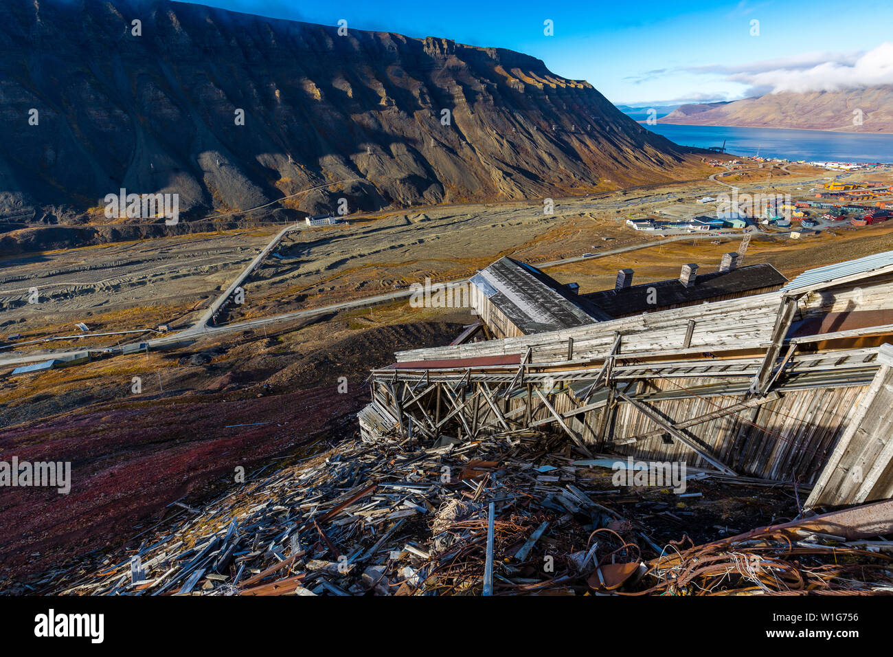 Village spitzbergen svalbard arctic hi-res stock photography and images ...