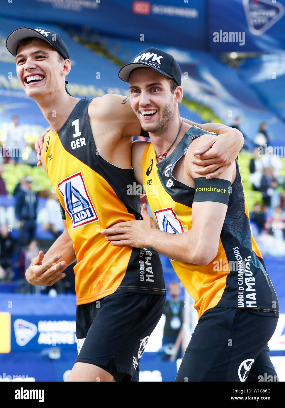 02 July 2019, Hamburg: Beach Volleyball, World Championship, Rothenbaum ...