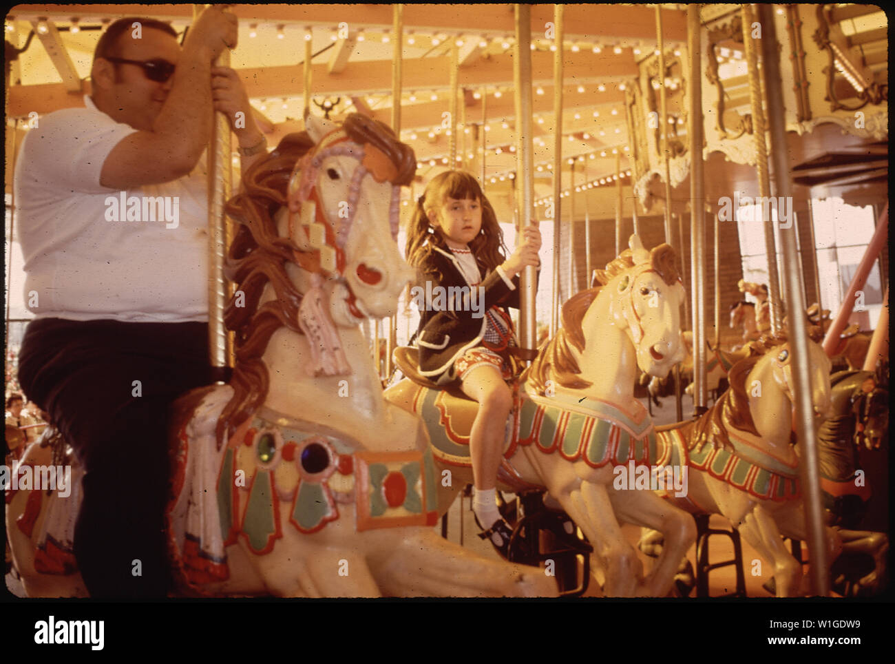 MERRY-GO-ROUND AT AMUSEMENT PARK Stock Photo - Alamy