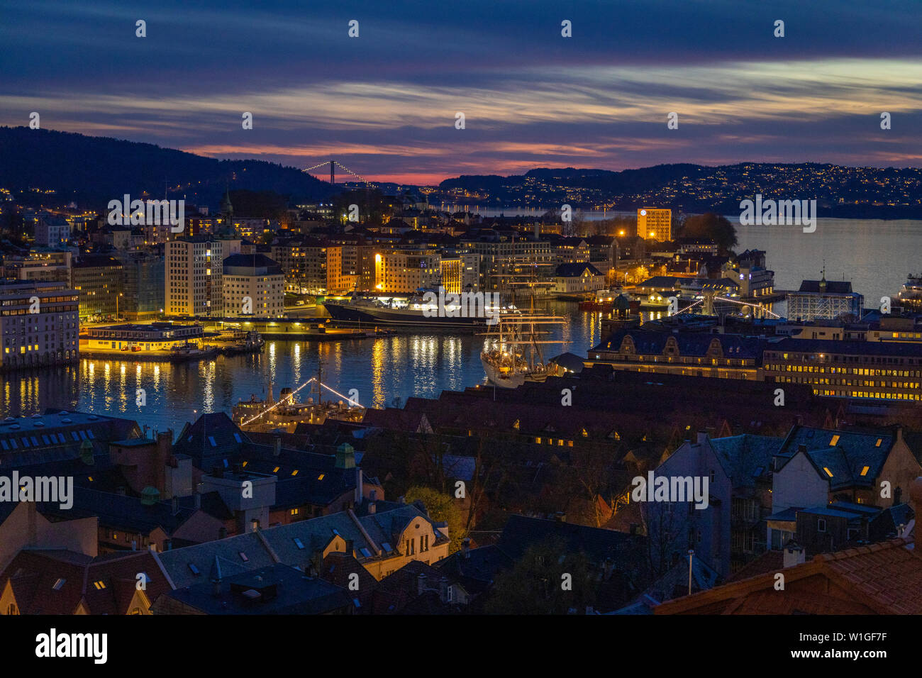 Bergen night panorama hi-res stock photography and images - Alamy