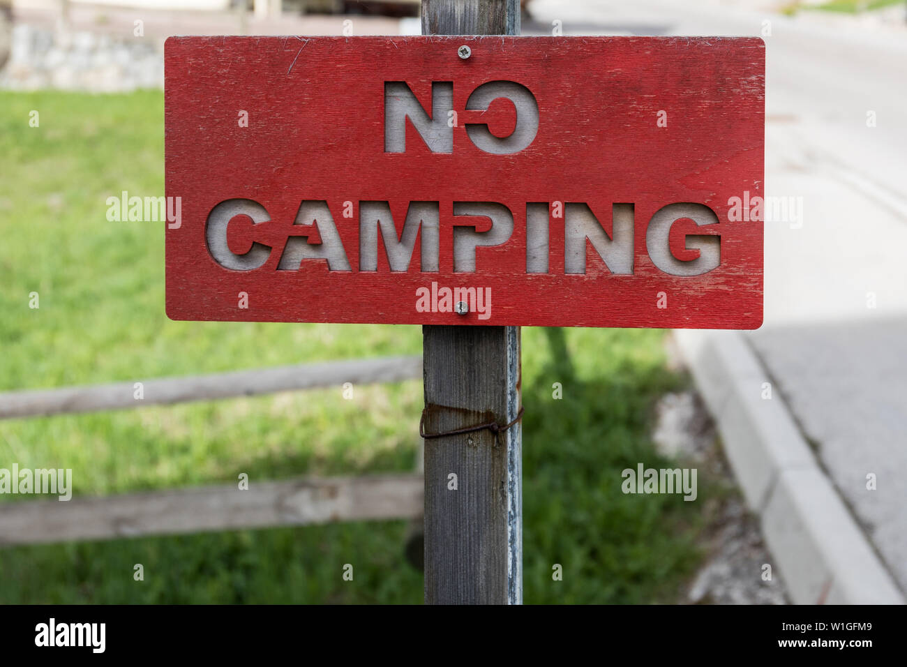 No camping sign Stock Photo - Alamy