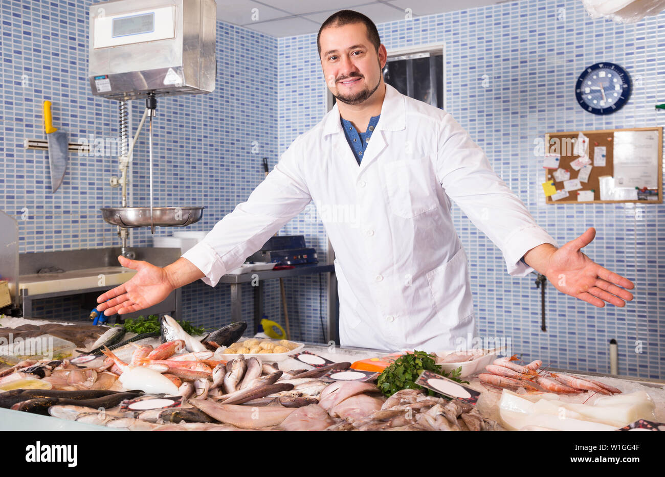 Man eating clam hi-res stock photography and images - Alamy