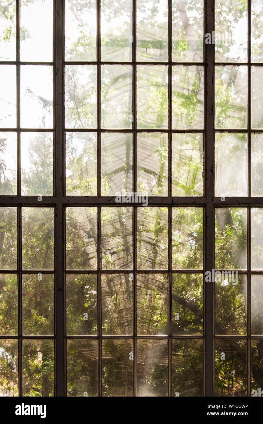 Window tiles hi-res stock photography and images - Alamy