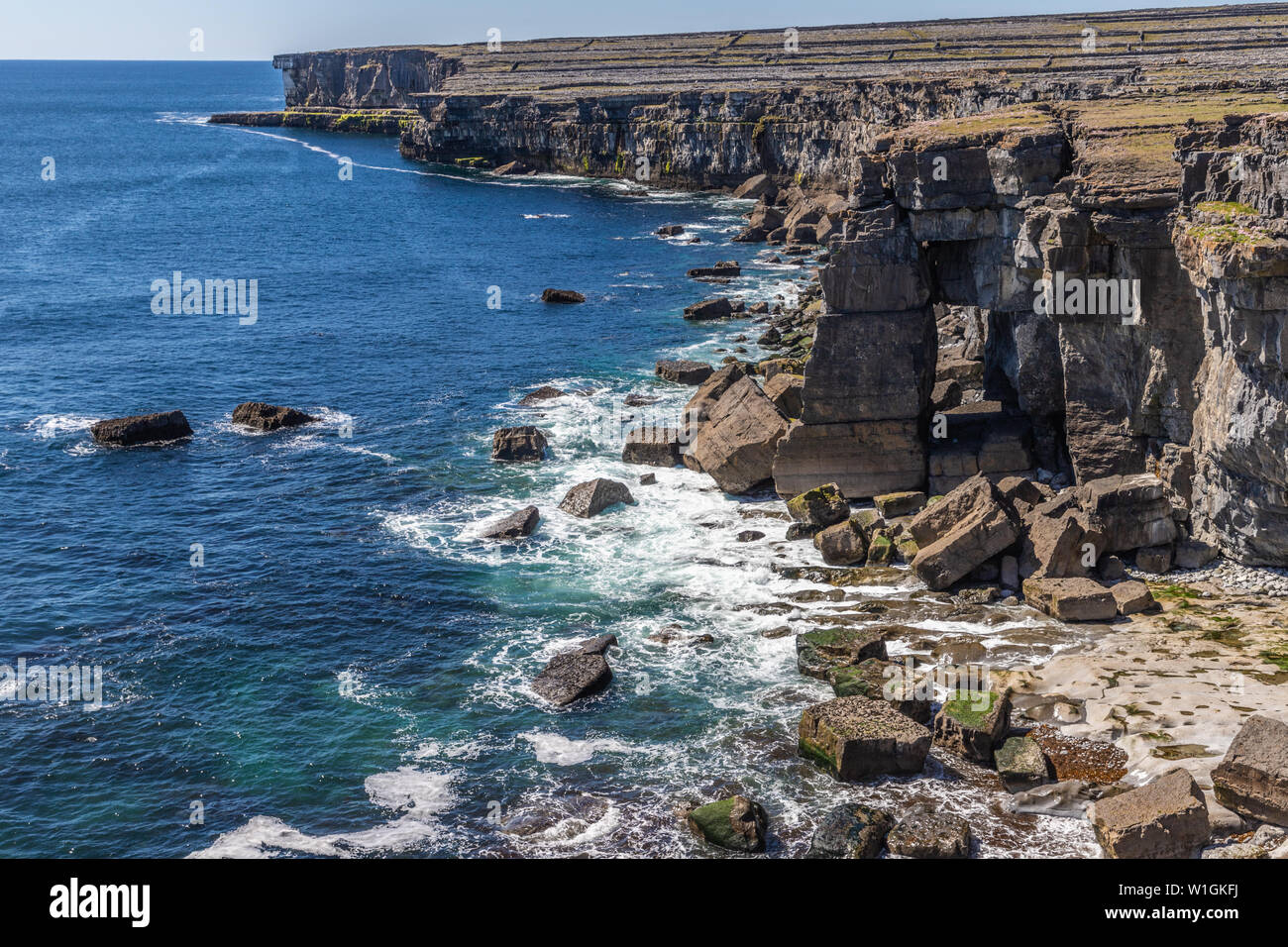 Rocks and ocean in a cliff in Inishmore, Aran Islands, Ireland Stock ...