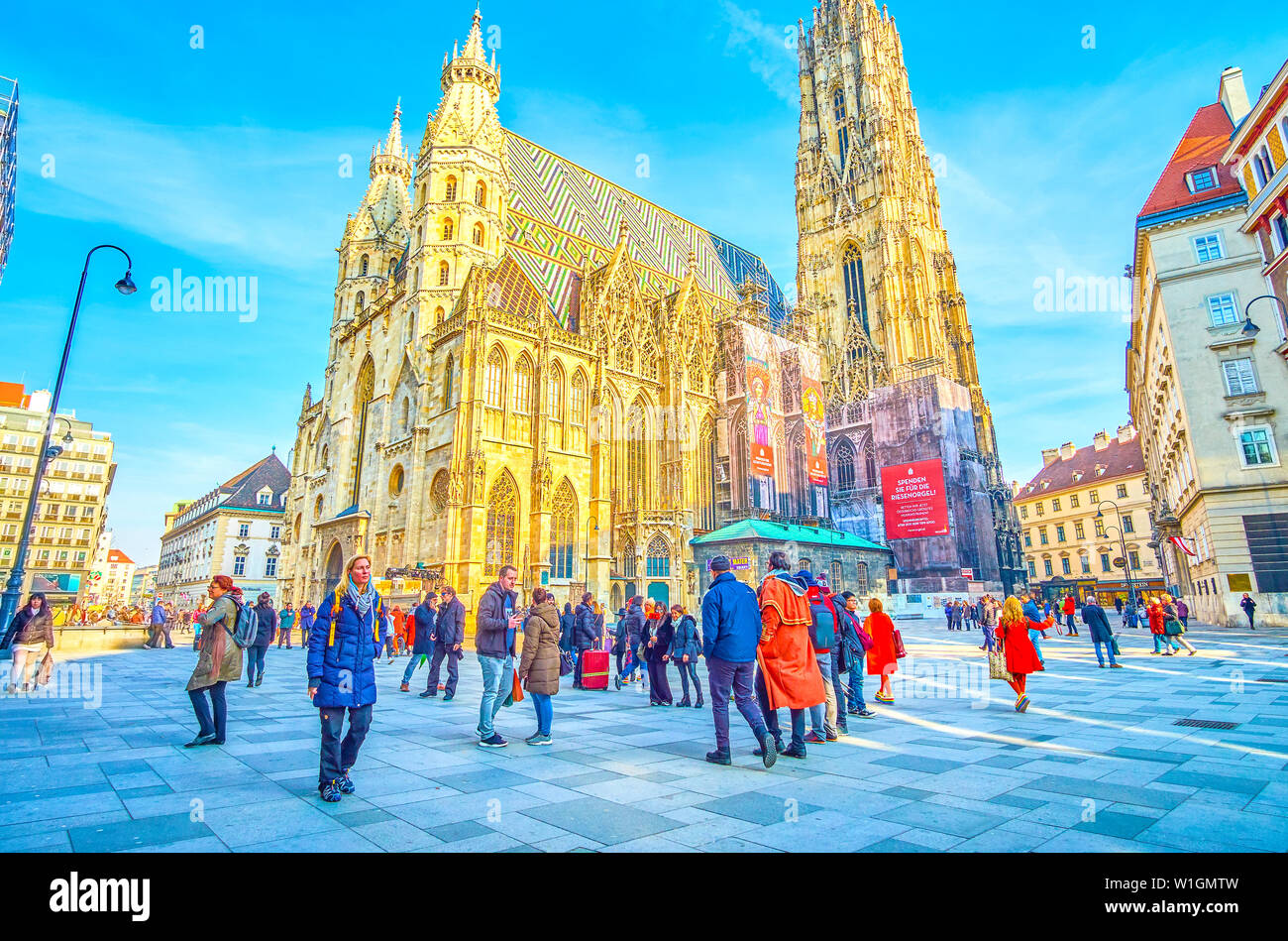 VIENNA, AUSTRIA - FEBRUARY 18, 2019: The busy square before St Stephan ...