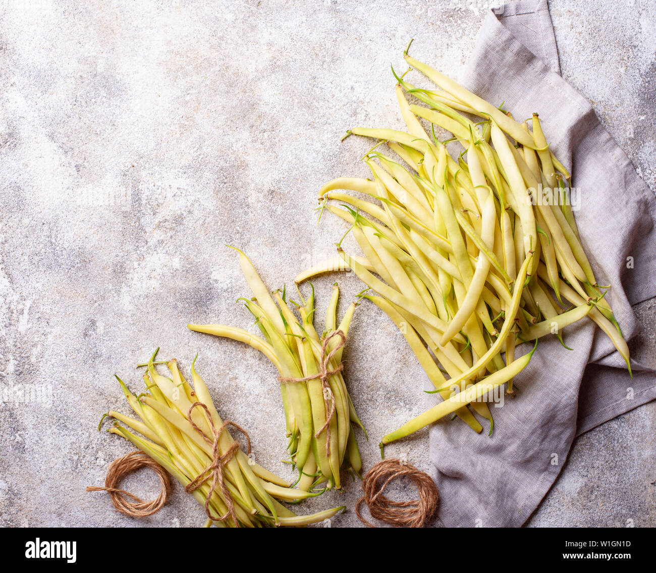 Raw fresh yellow wax beans Stock Photo - Alamy