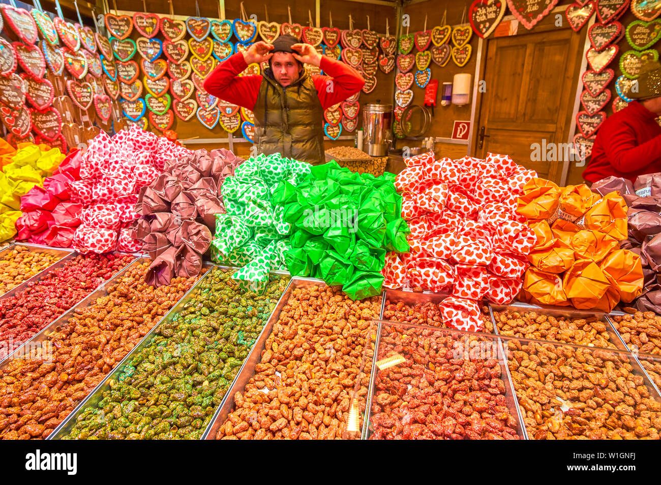 VIENNA, AUSTRIA - FEBRUARY 17, 2019: The roasted nuts with sugar are ...