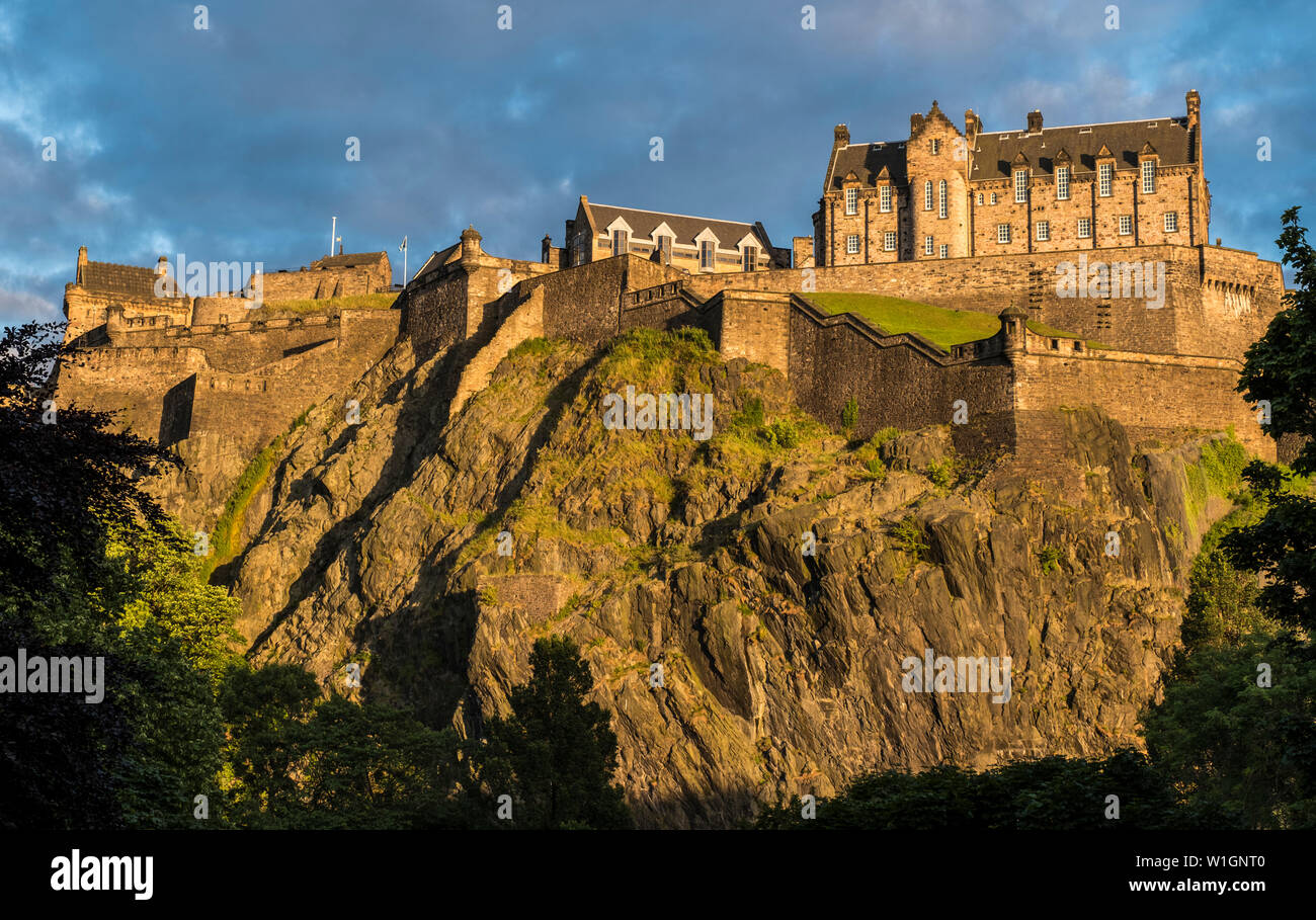 Garrison of edinburgh castle hi-res stock photography and images - Alamy