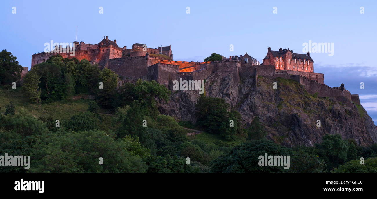 Edinburgh Castle on Castle Rock, Edinburgh, Scotland, Europe Stock ...