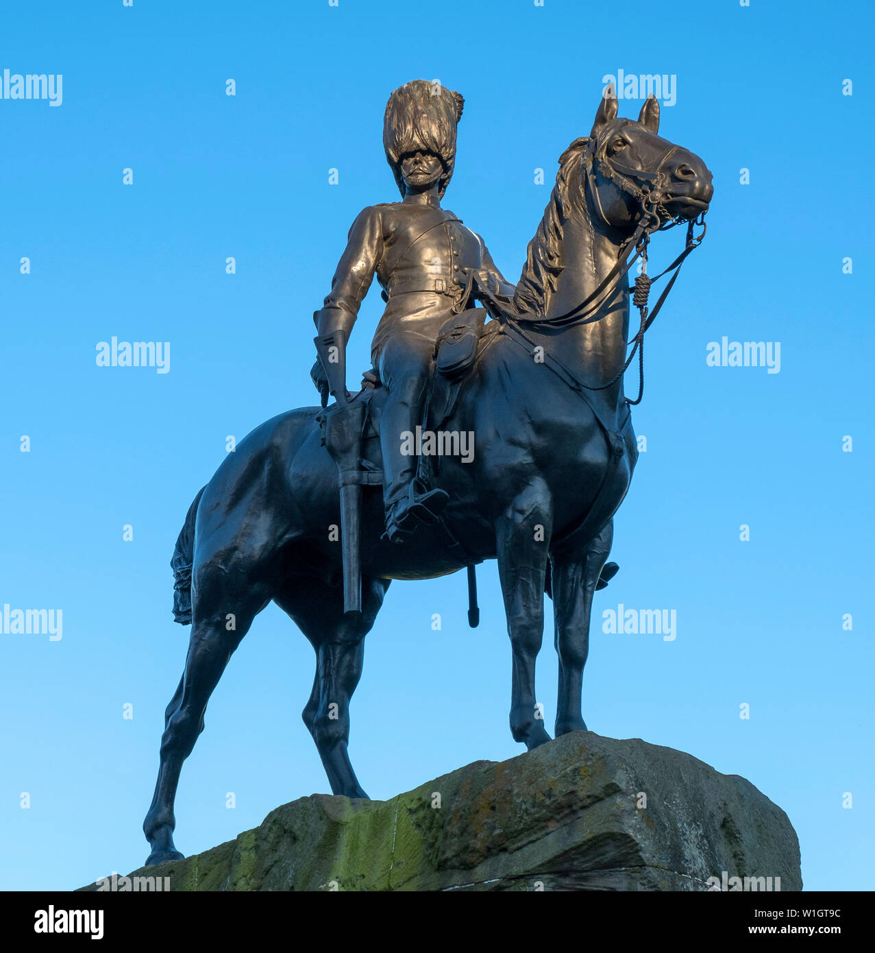 Royal scots monument hi-res stock photography and images - Alamy