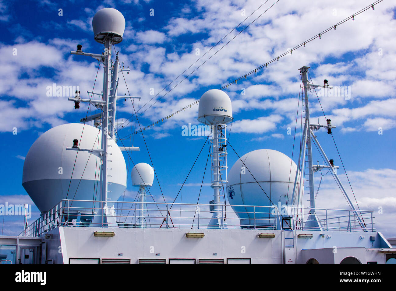 radar watercraft antenna mast ship Stock Photo - Alamy