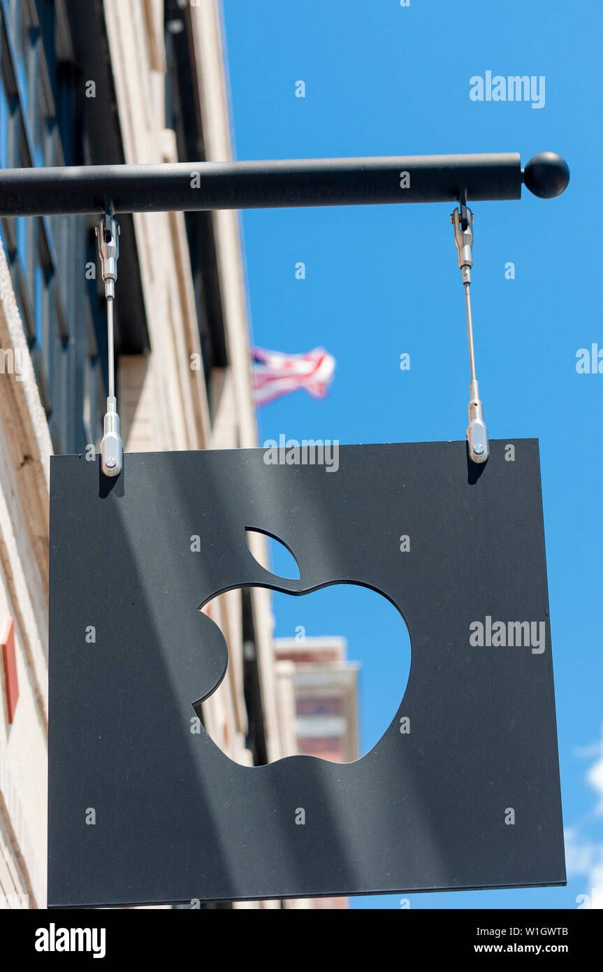 New York City, USA - June 8, 2010: The Mac Store sign in Midtown ...