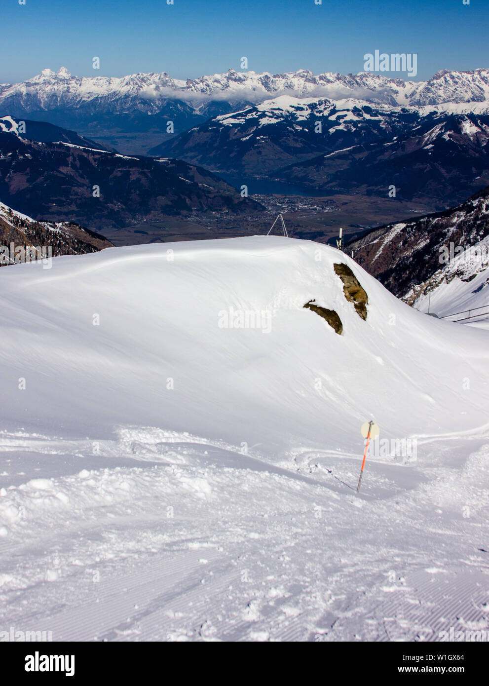 Cold powder hi-res stock photography and images - Alamy