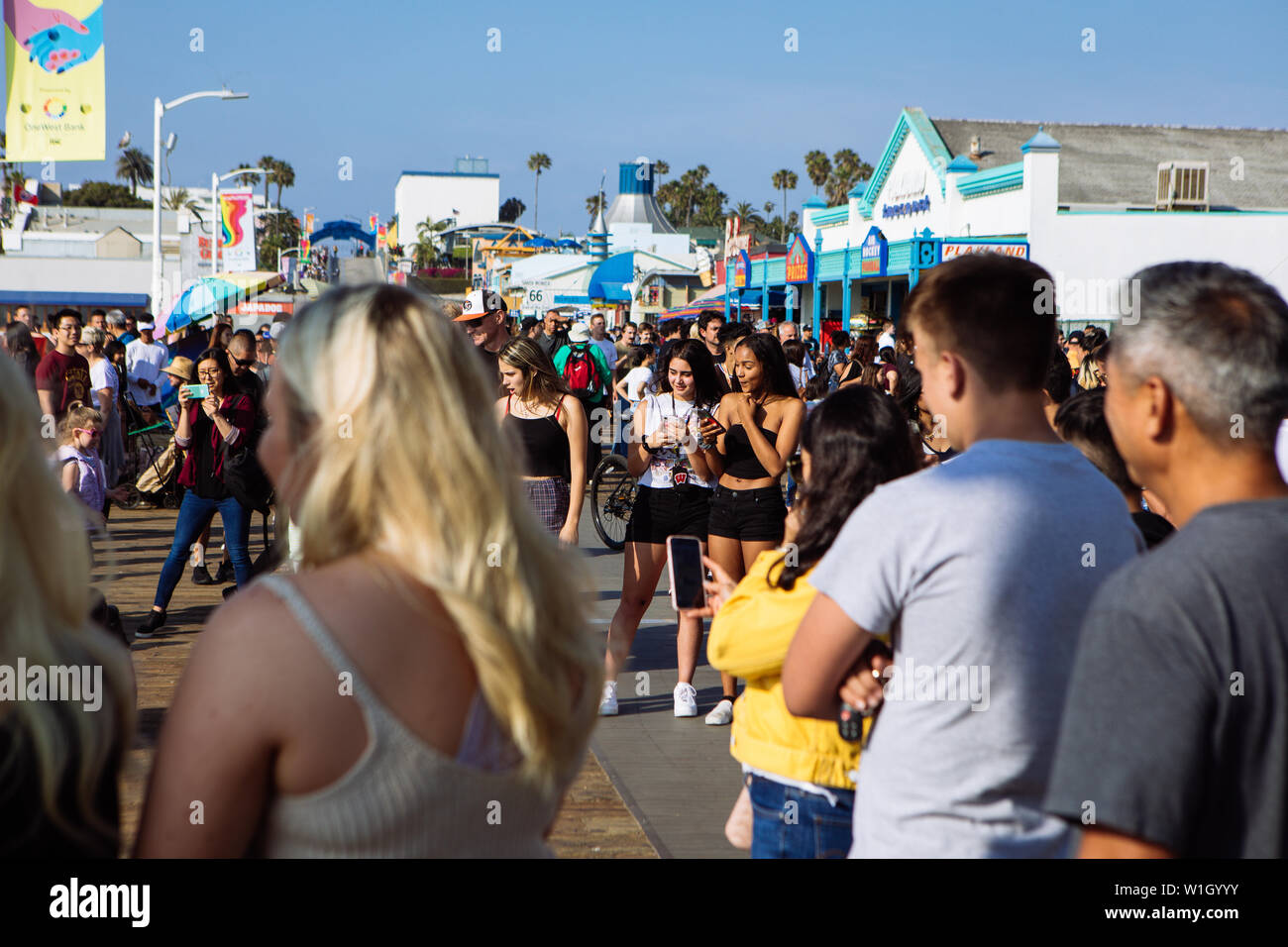 Passersby hi-res stock photography and images - Alamy
