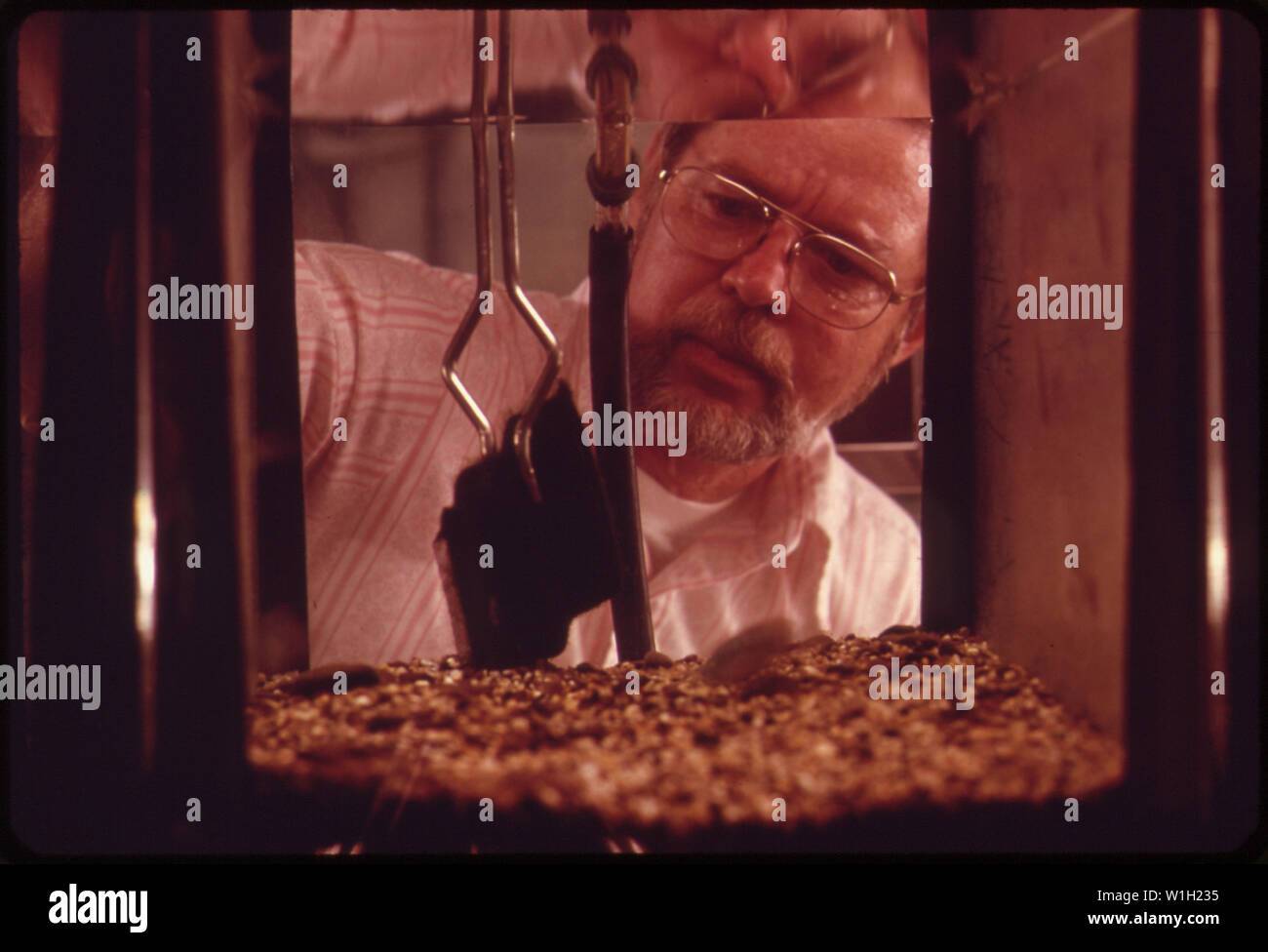 National water quality laboratory hi-res stock photography and images ...