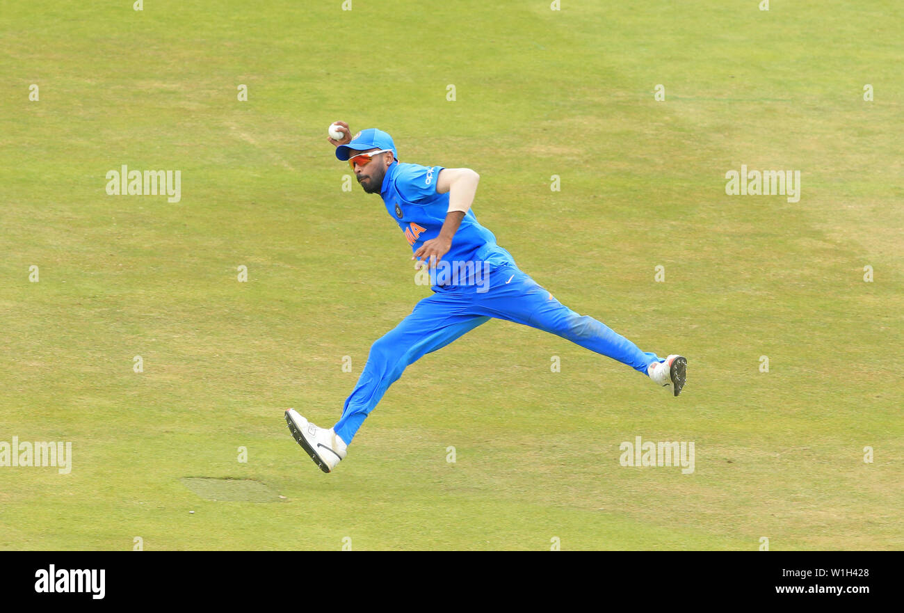 Hardik pandya cricketer hi-res stock photography and images - Alamy