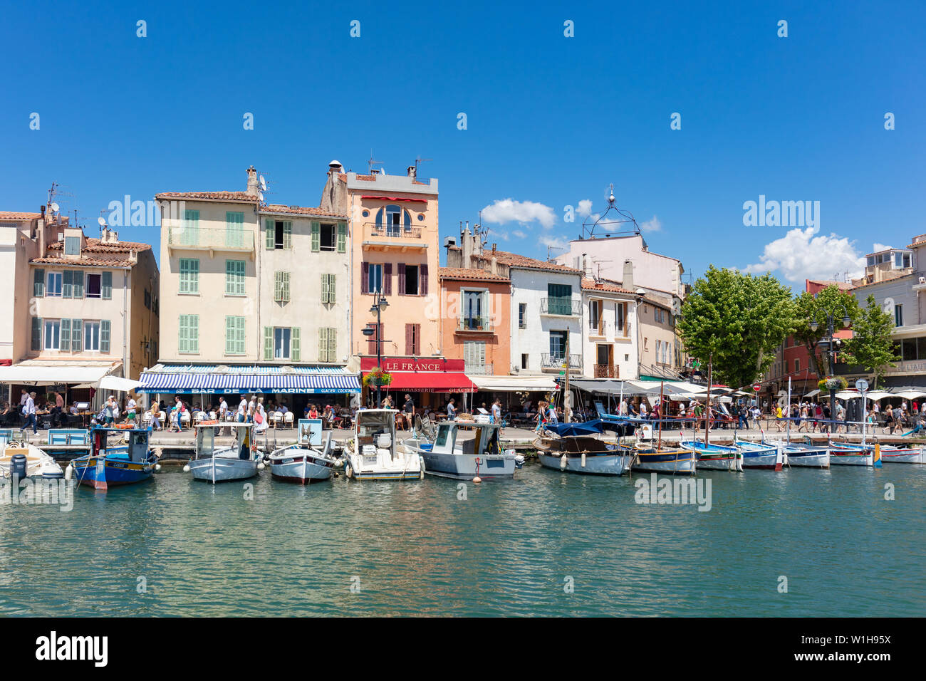 Cassis france village hi-res stock photography and images - Alamy