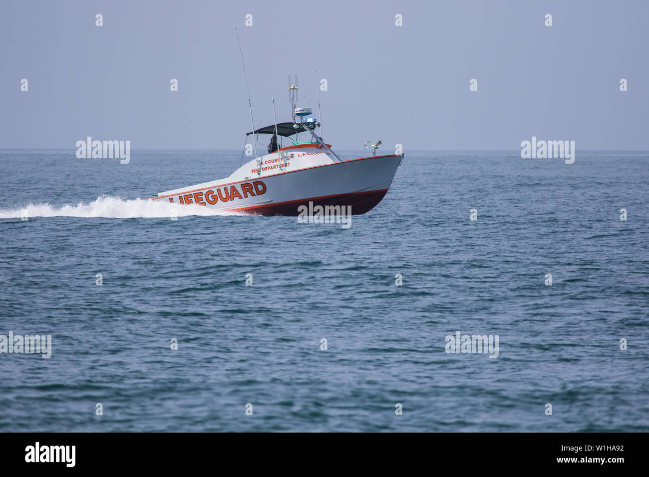 Los angeles county lifeguard boat hi-res stock photography and images ...