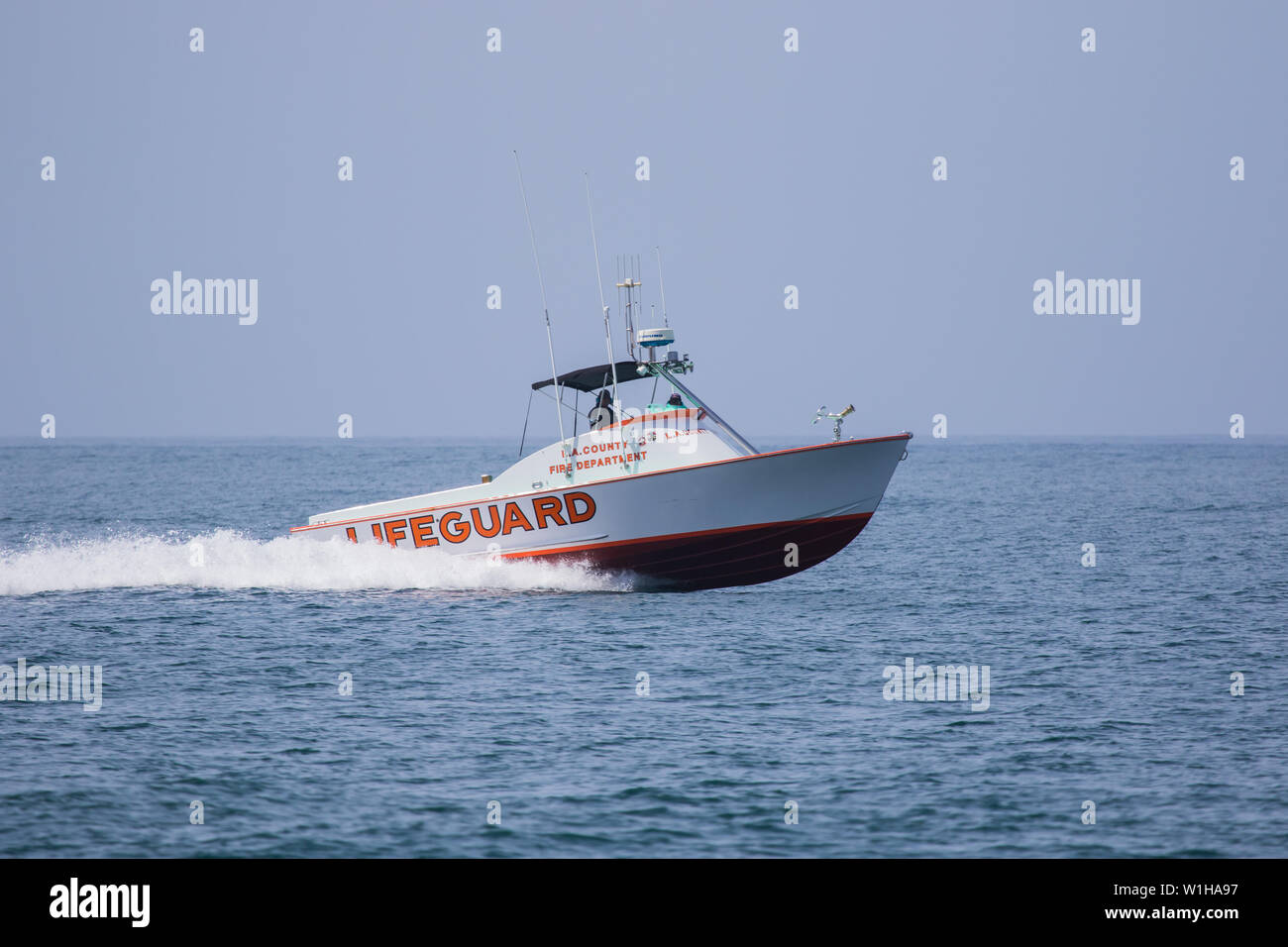 Los angeles county lifeguard boat hi-res stock photography and images ...