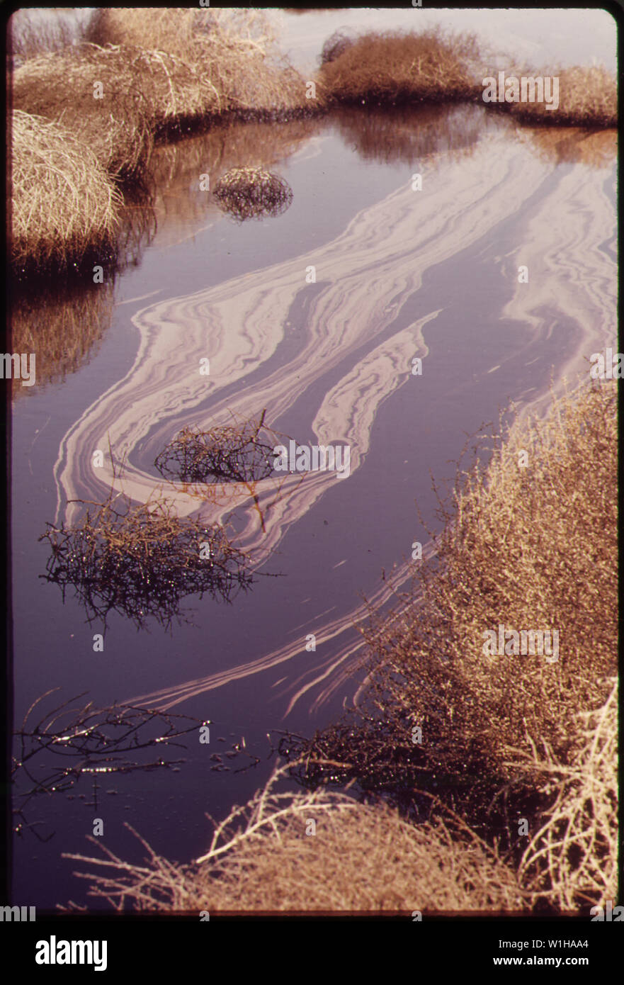 Oil sump hi-res stock photography and images - Alamy
