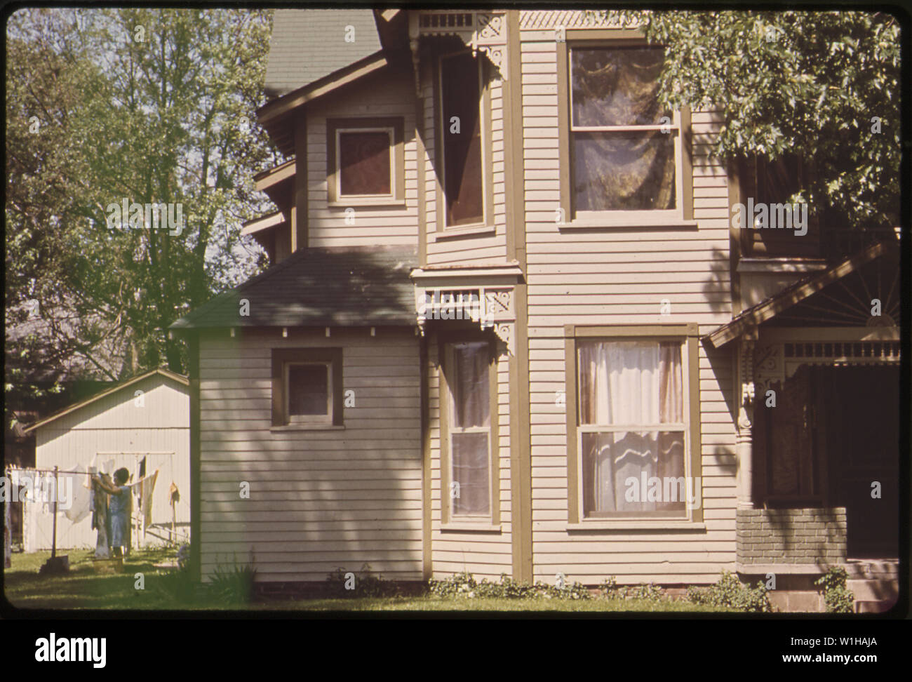 Chestnut street home hi-res stock photography and images - Alamy