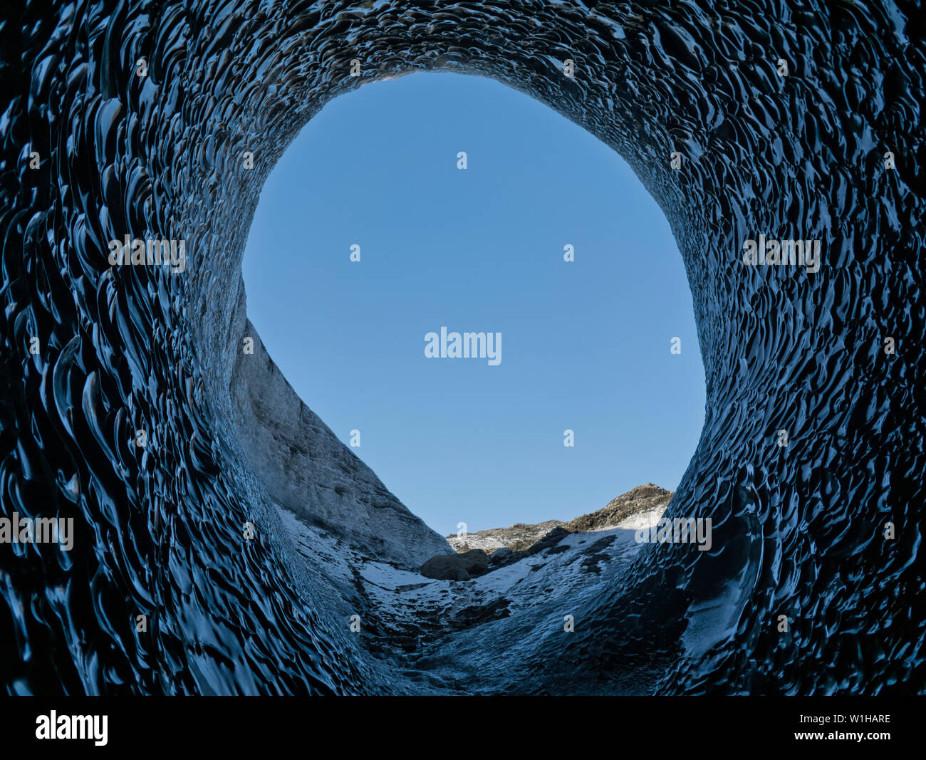 Large cave opening hi-res stock photography and images - Alamy